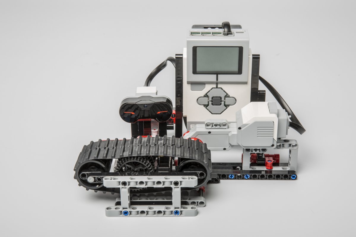 Hardware für KI-Experimente mit Lego | heise online