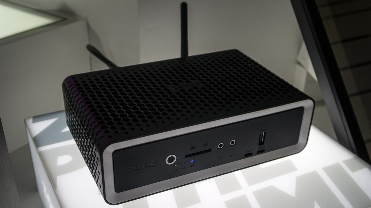 Mini-Rechner und kompakte Profi-PCs auf der Computex | heise online