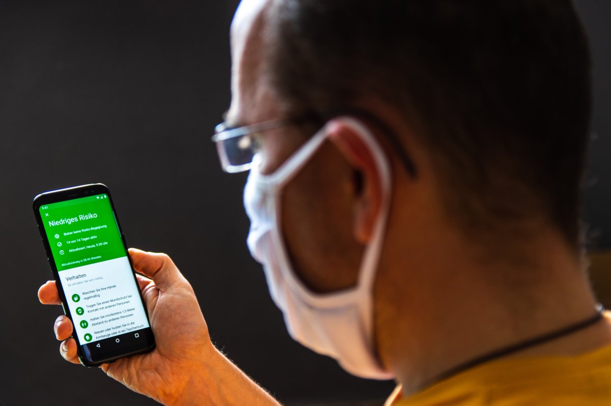 So berechnet die Corona-Warn-App Ihr Ansteckungsrisiko | heise online