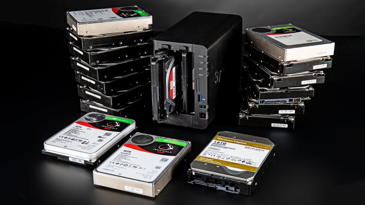 NAS: Multi-Terabyte-Festplatten zuverlässig im RAID betreiben | heise ...