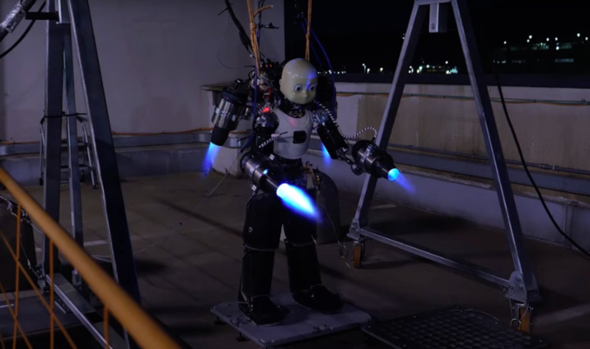 iRonCub3: Flying humanoid robot to take off soon | heise online