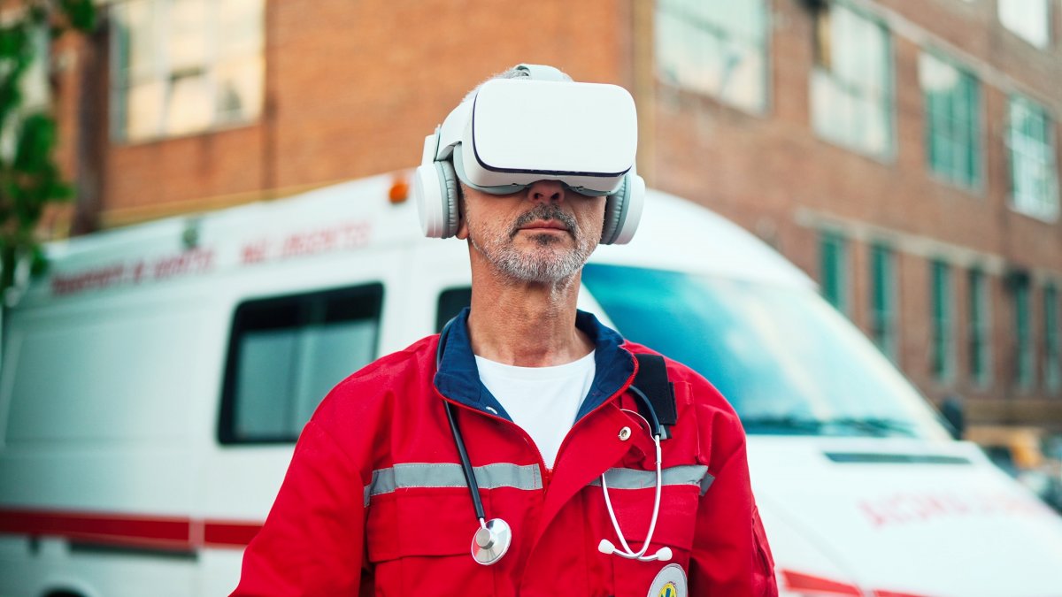 Better learning effect for first aid training with VR glasses | heise ...