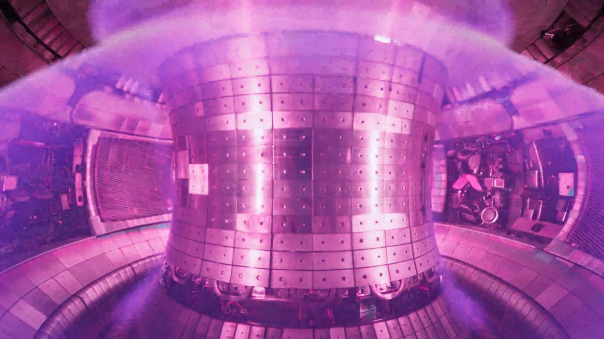 Asdex Upgrade: Wir besuchen die Kernfusionsanlage in Garching | heise ...