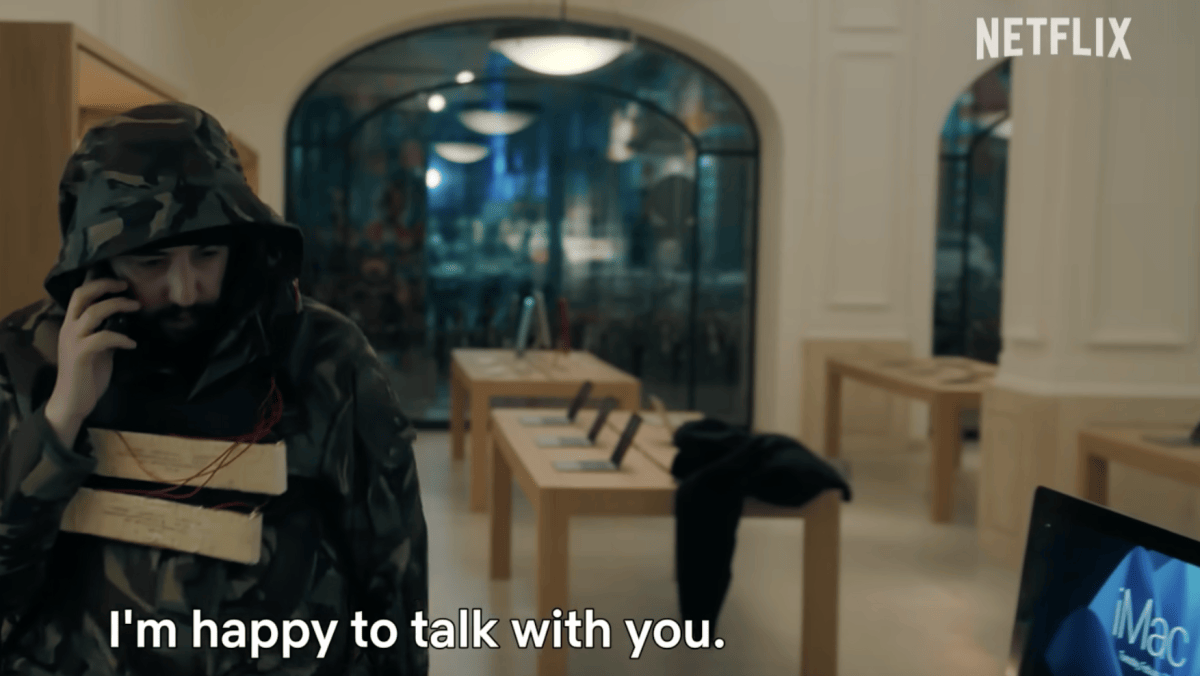 "iHostage": Hostage-taking in Amsterdam Apple Store filmed for Netflix ...