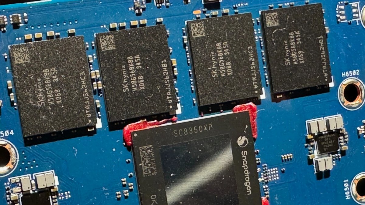 Mobile HBM: Super-fast DRAM for (Apple) smartphones with AI | heise online