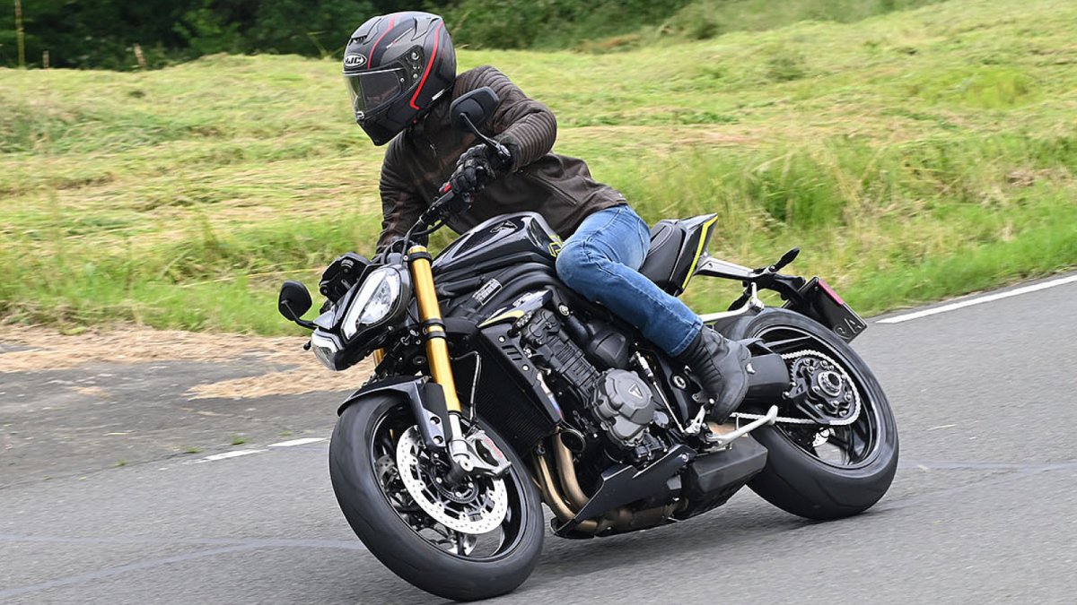Triumph Speed Triple 1200 RS test: cult and culture | heise autos