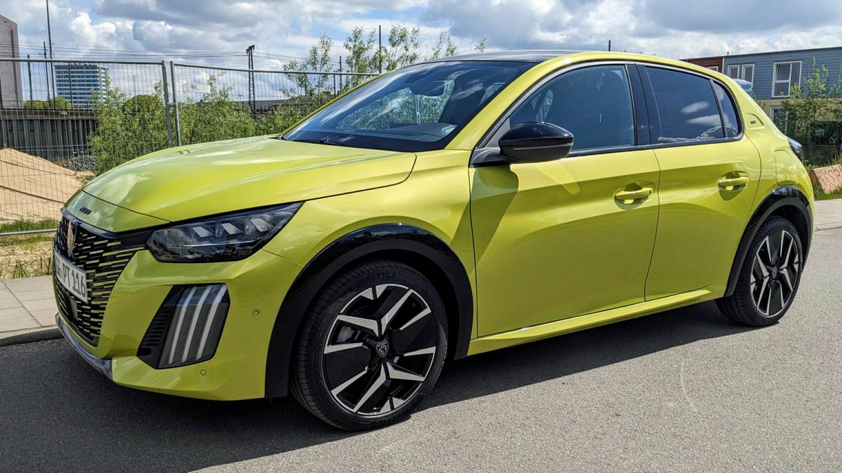 Test Peugeot 208 mit Hybrid- statt E-Antrieb: Genügsam und weniger ...