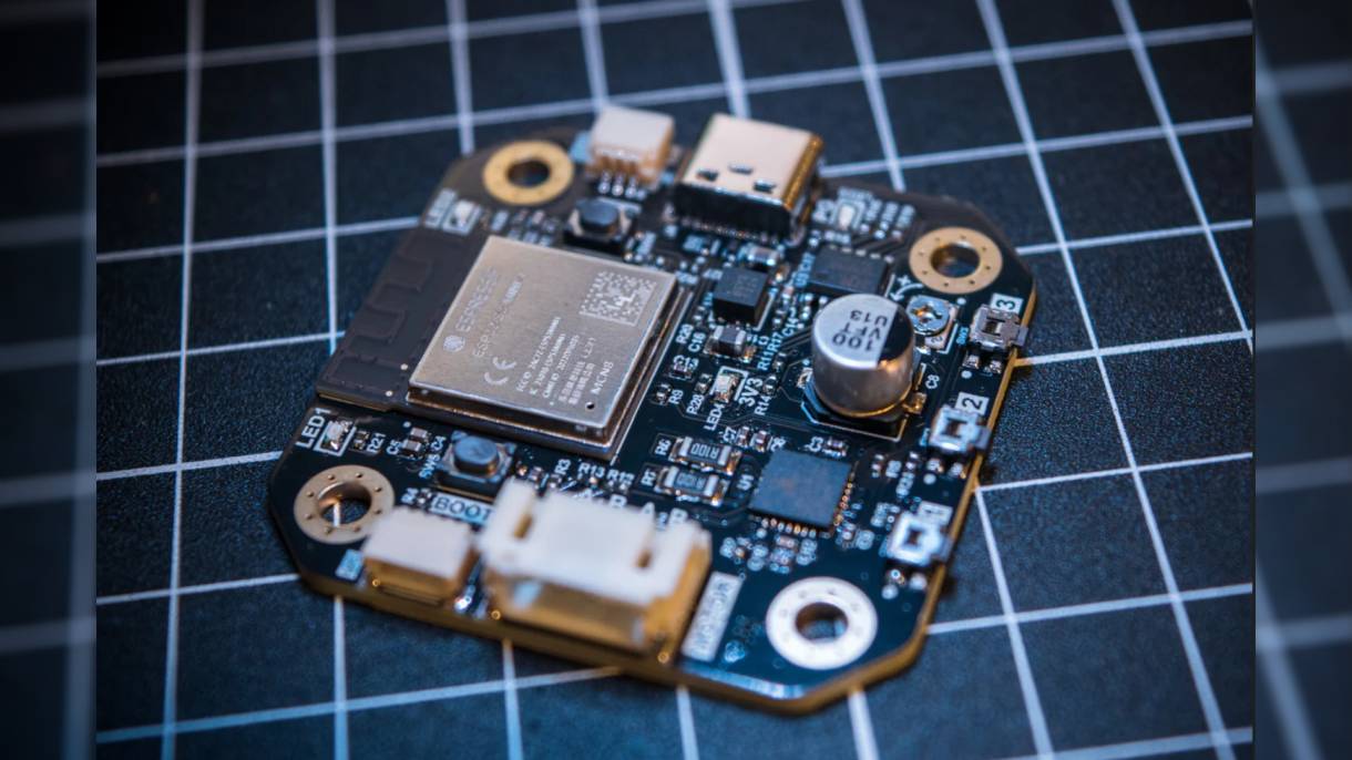 ESP32-Platine für Schrittmotoren | heise online