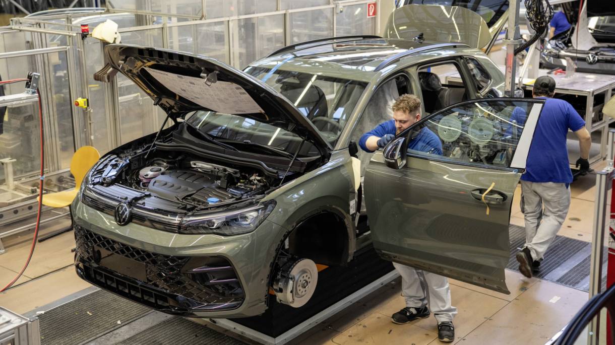 VW fährt im Werk Wolfsburg Sonderschichten wegen hoher Nachfrage ...