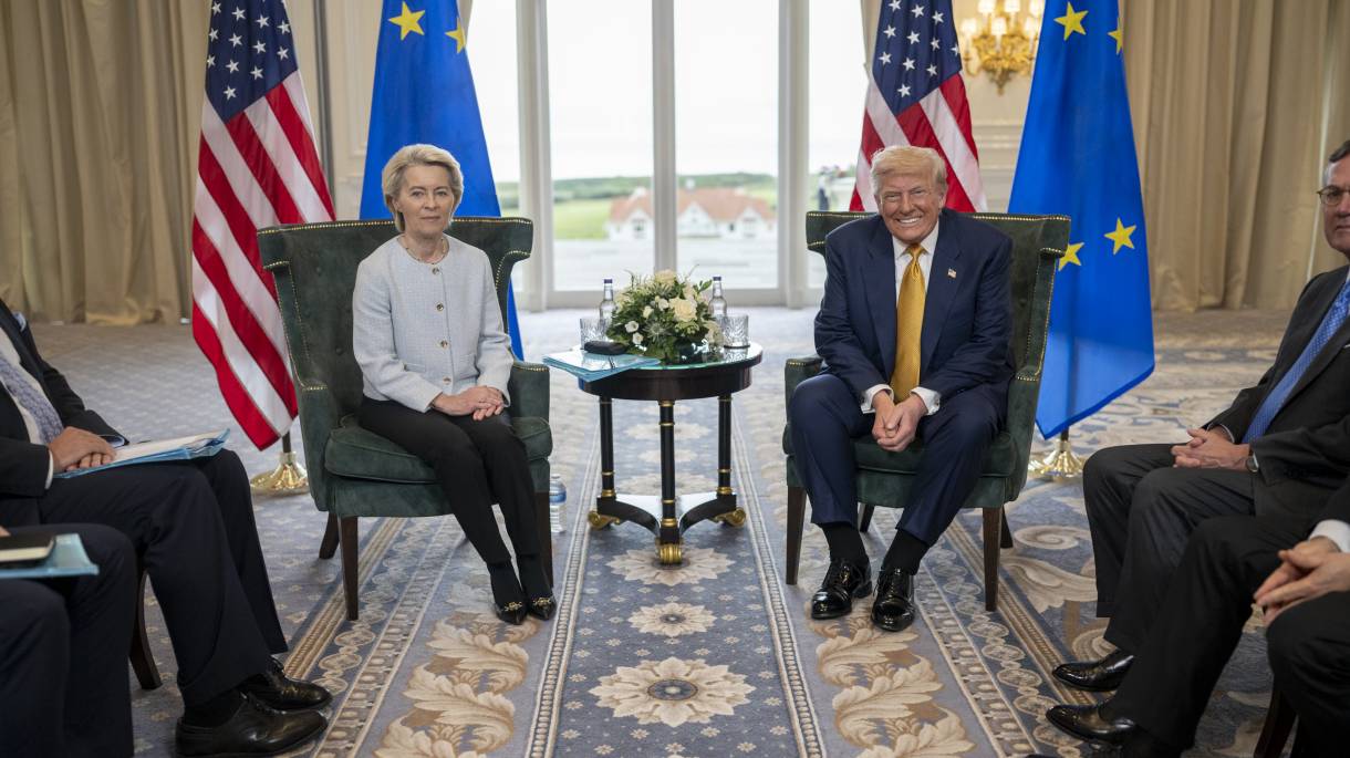 Handelsstreit EU–USA: Trumps Zölle setzen deutsche Industrie unter Druck | heise online