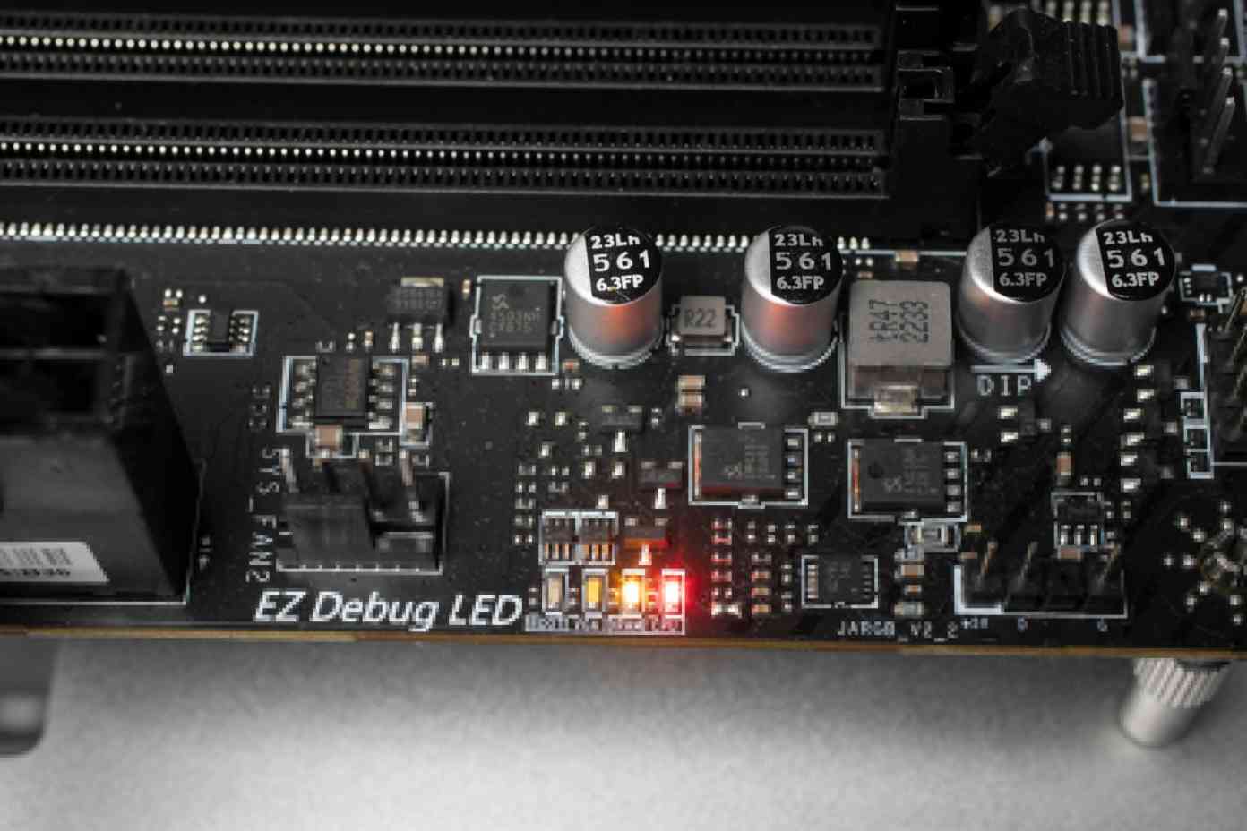Diagnose-LEDs auf Mainboards | heise online