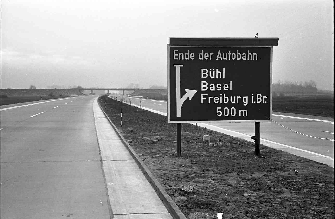 Zahlen, bitte! DIN 1451 – Die Schriftart, die jeder kennt, der ...