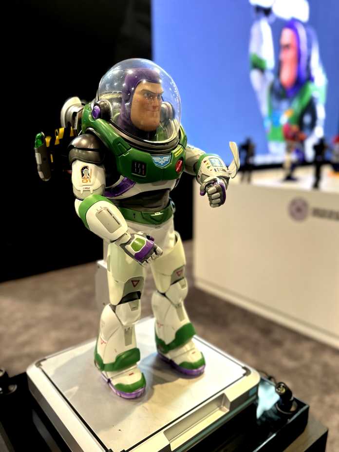Robosen-Roboter Optimus Prime und Buzz Lightyear kommen nach ...