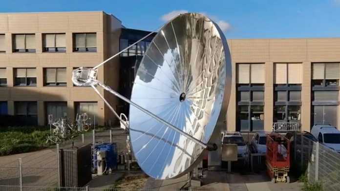 Forscher entwickeln Parabolspiegel, der mit Sonnenkraft Wasserstoff ...