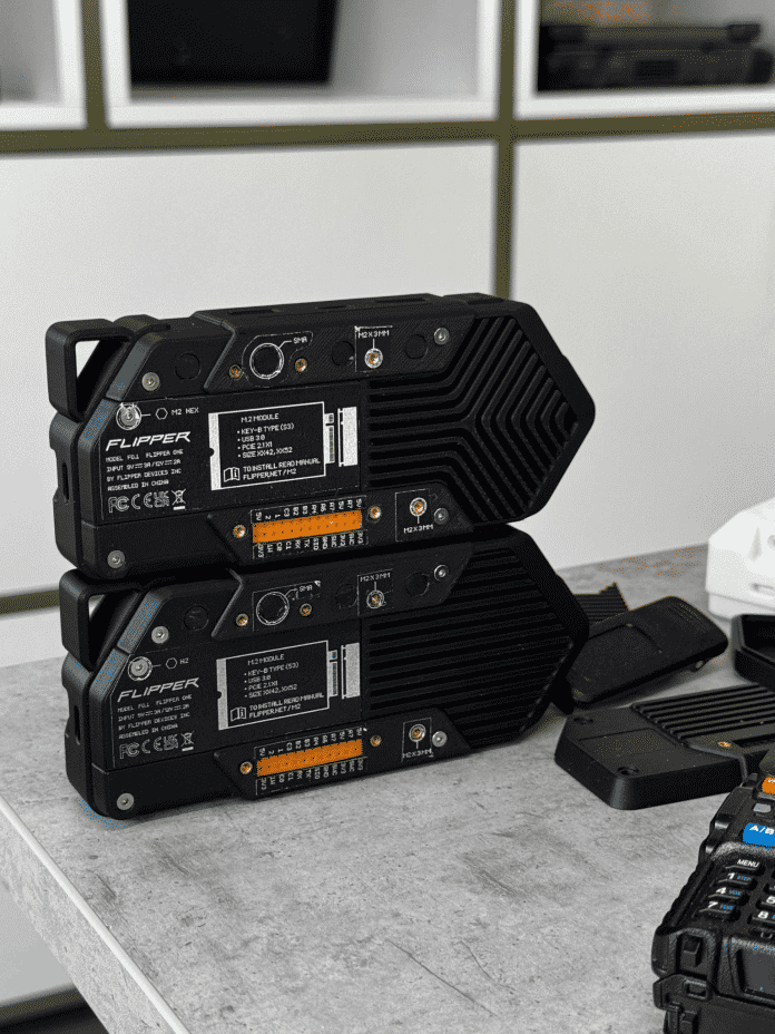 l+f: New photo of the rear end of the Flipper One | heise online